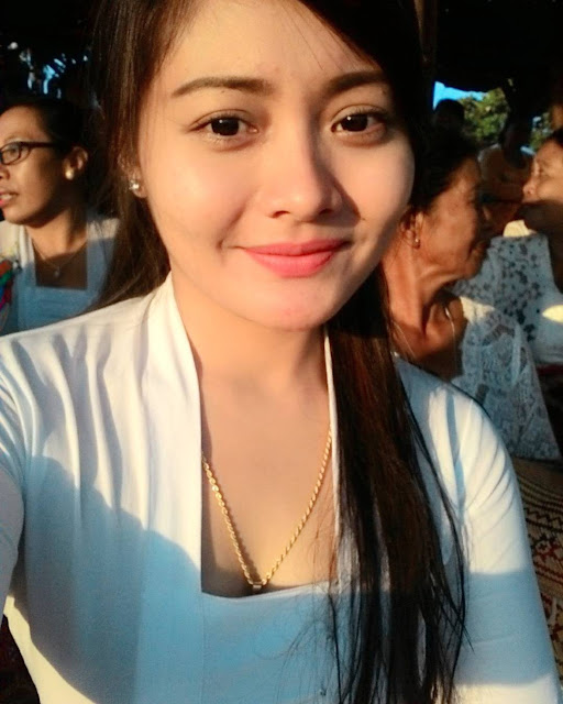 Mama Muda Cantik Mantab Cari Hiburan Gadis Surabaya