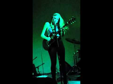 Heather Gillis: live perfromance and solo from Fire Bettys