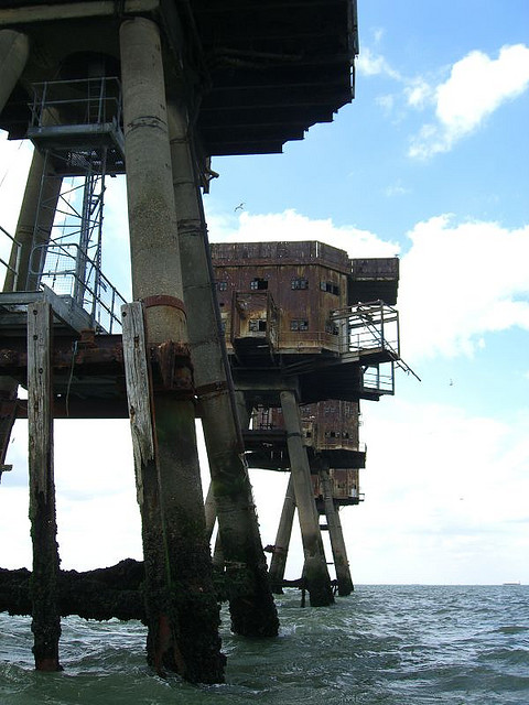 The Thames Sea Forts - From War Machines to Eco Warriors ~ Kuriositas