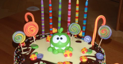 U sovičky: Torta Om Nom (Om Nom cake)