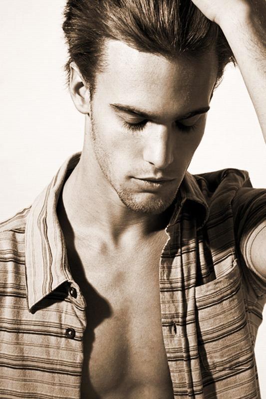 L'Homme du Jour: ALEX LAGO