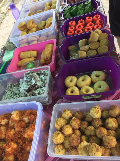 Kuih Muih at Kampung Luak Market Miri - Miri Food Sharing