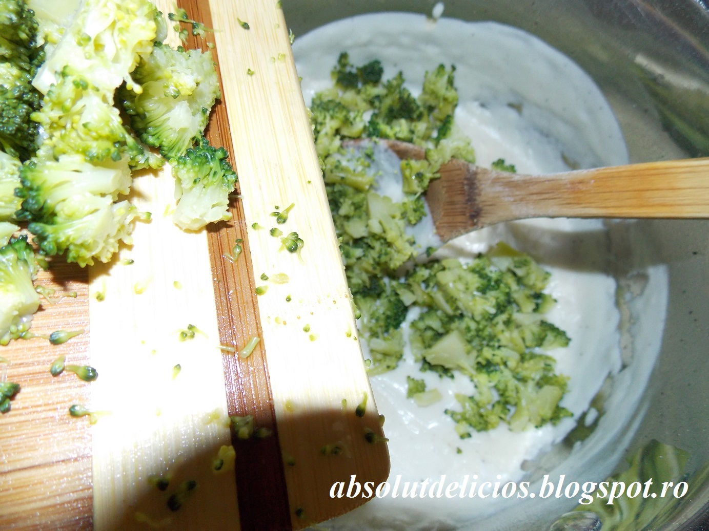 Absolut Delicios: FISH FILLET WITH BECHAMEL SAUCE AND BROCCOLI