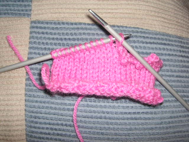Knitting Galore: How to Make a Frilled Cast On and Cast Off.