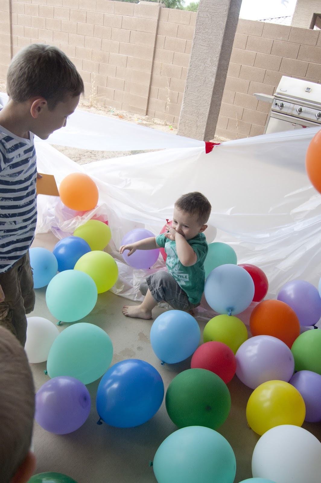 551 east : super fun blow up & pop balloon birthday party invites: a ...