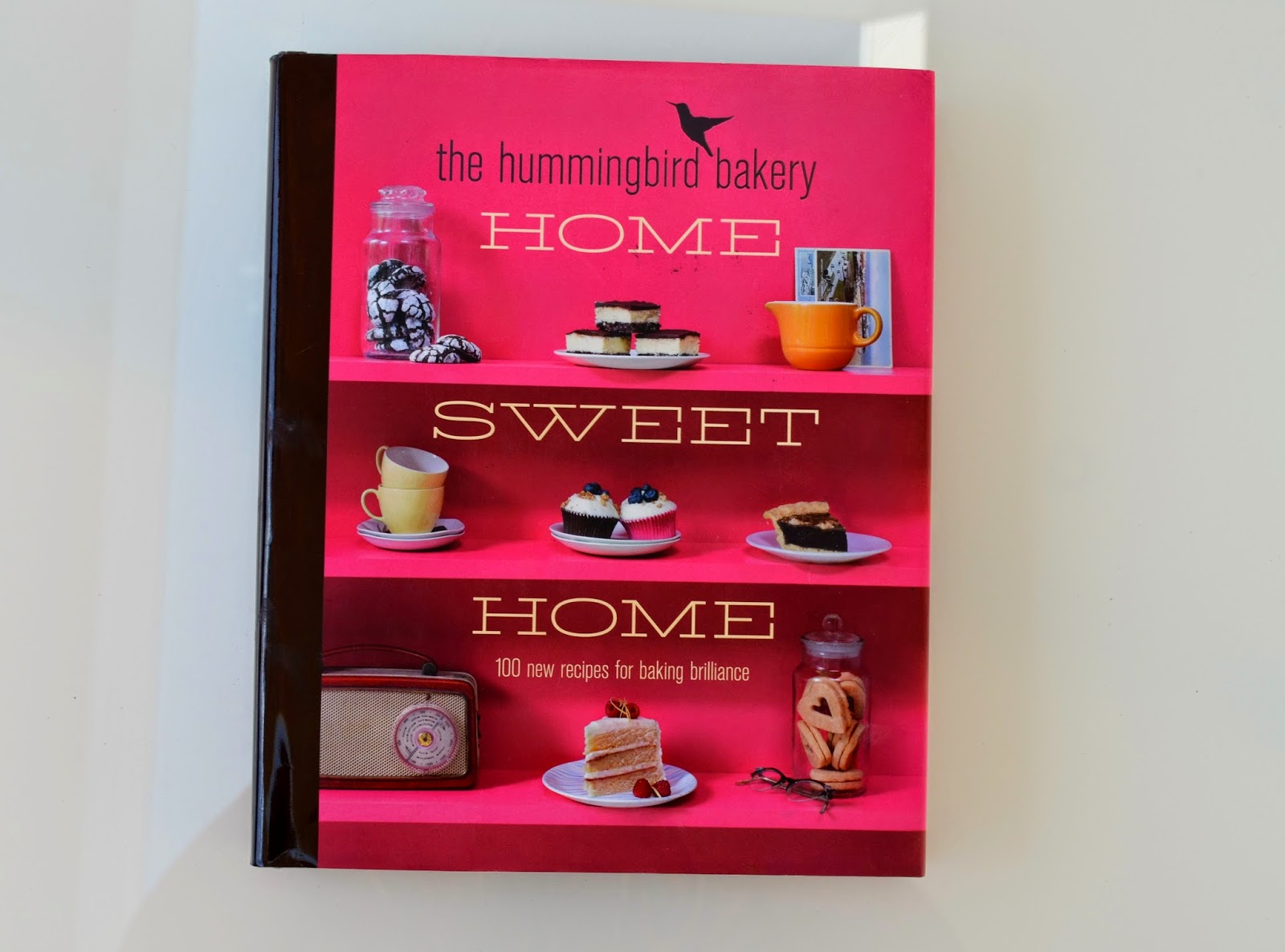 HartiBakes: Cookies & Cream Cake - A Hummingbird Bakery Recipe