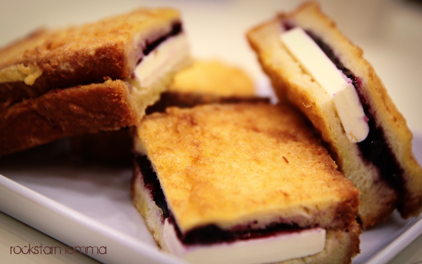 BreadTalk Unveils New Breed of Bread at the Opening of its SM Aura ...