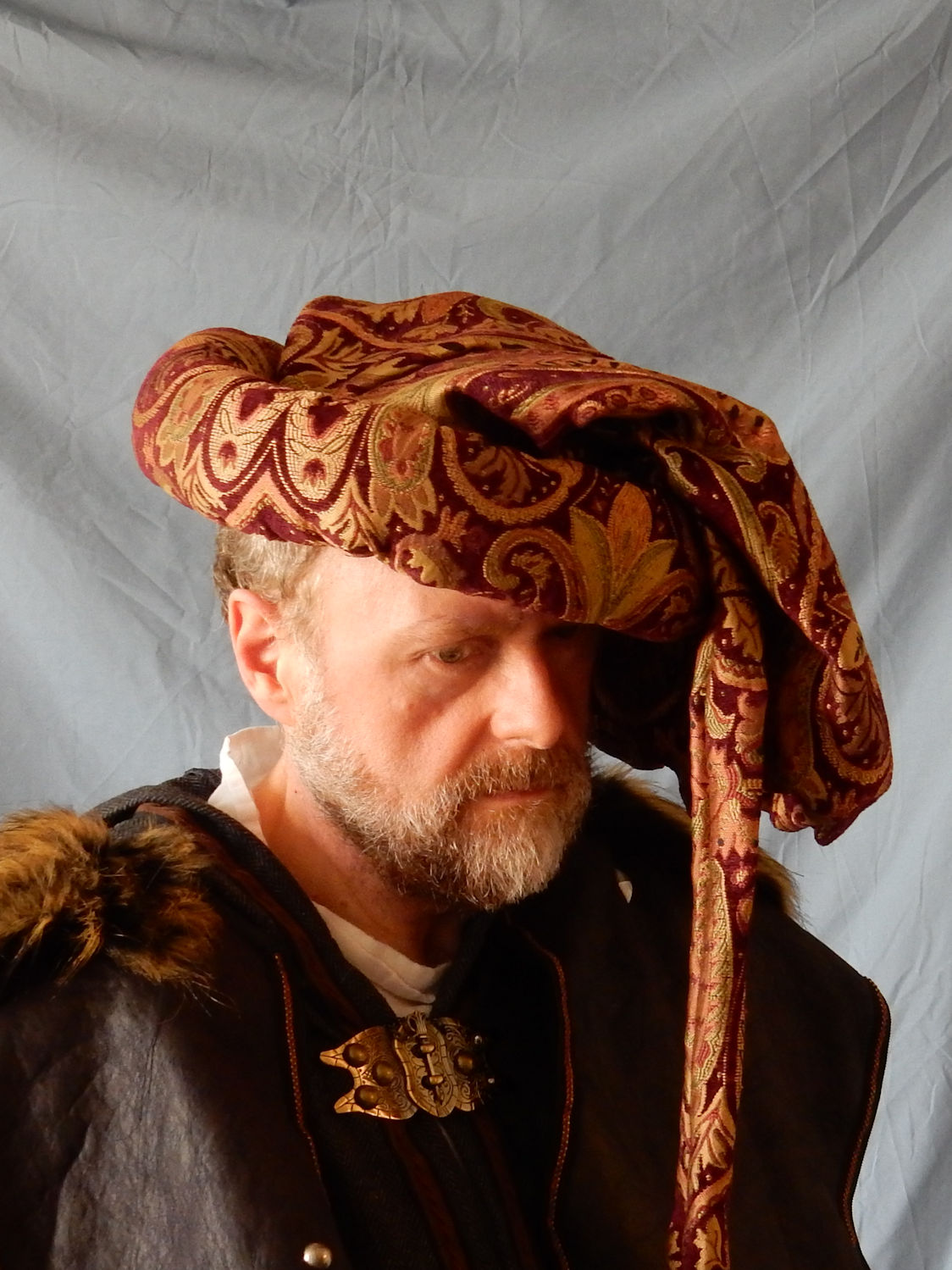 Richard in a Hat: Chaperon