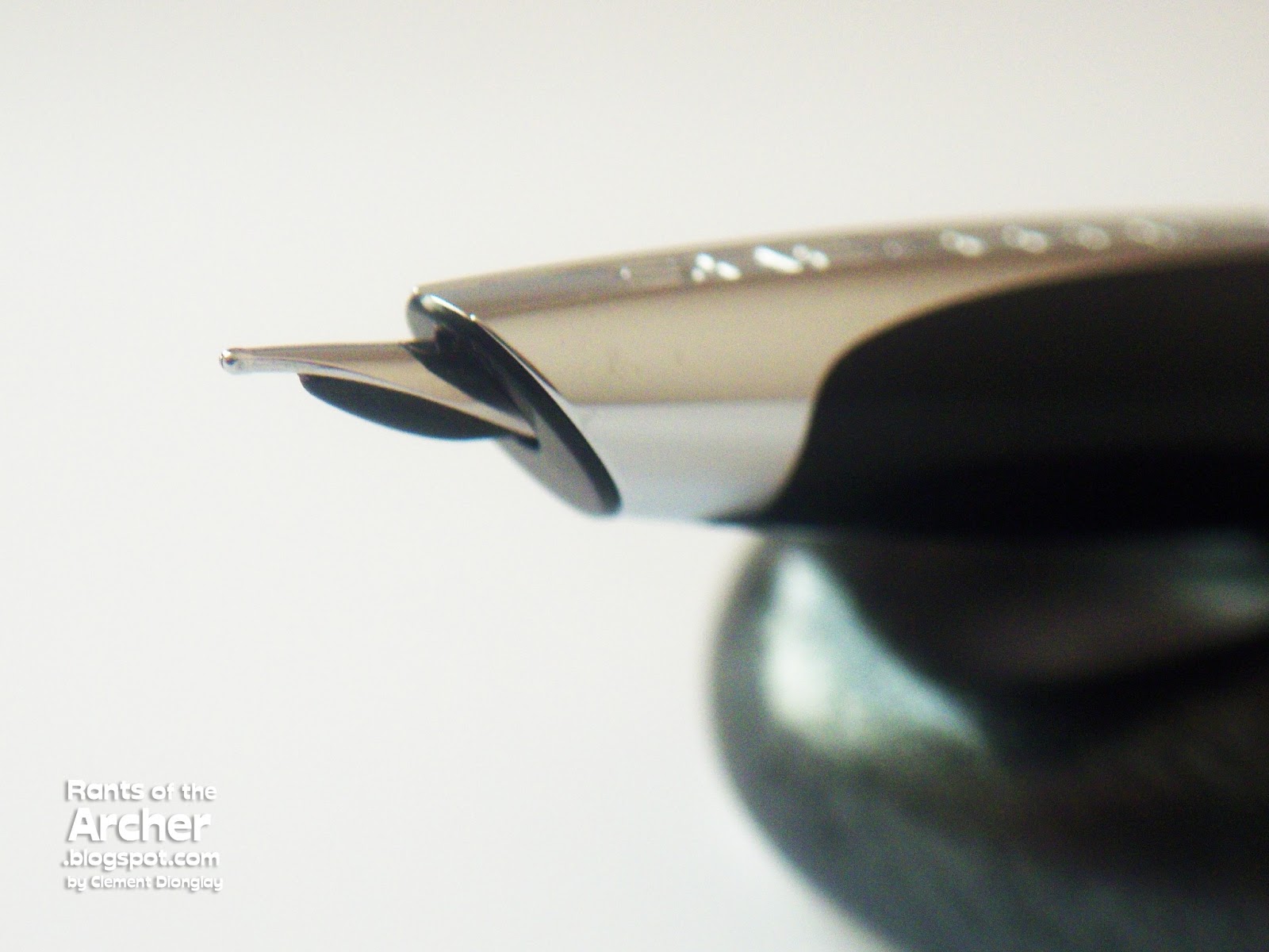 Fountain Pen Review: Sheaffer Taranis | Rants of The Archer