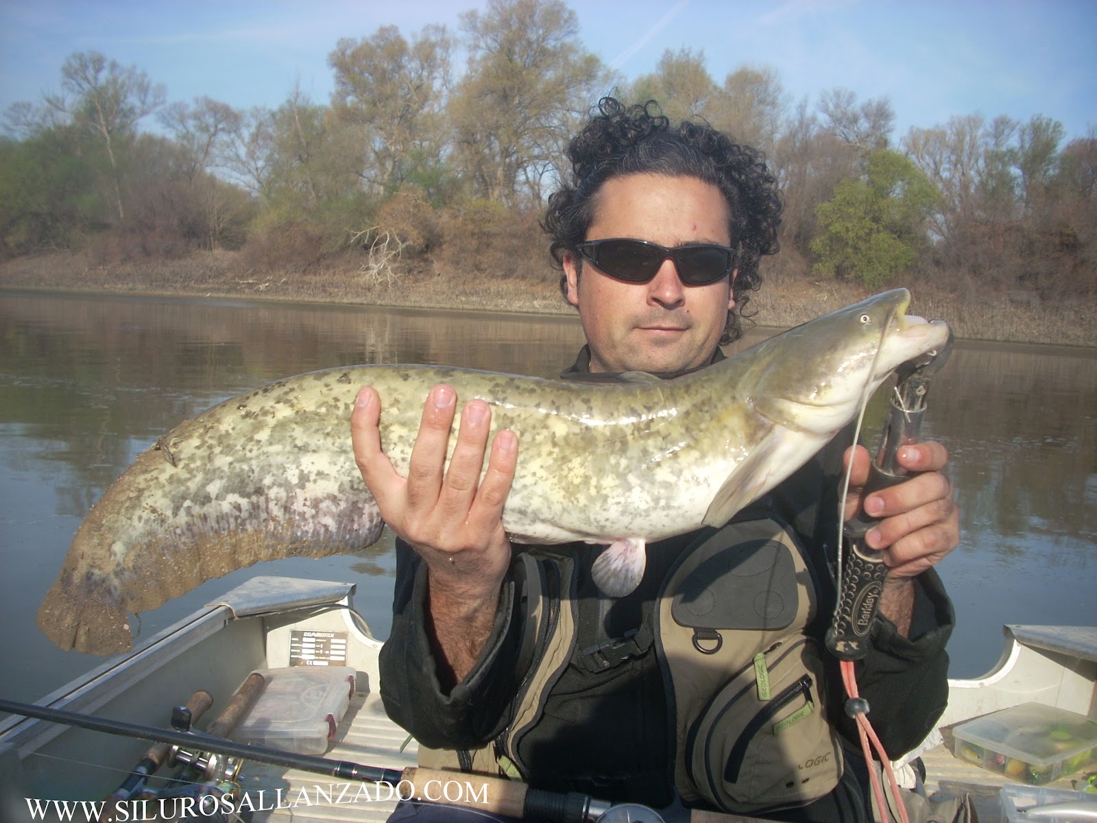 PESCA DEL SILURO EN EL EBRO: SILUROS A SPINNING EN EL EMBALSE DE MEQUINENZA