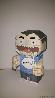 Paper Toys Photography: Mon premier Paper Toy Narmol
