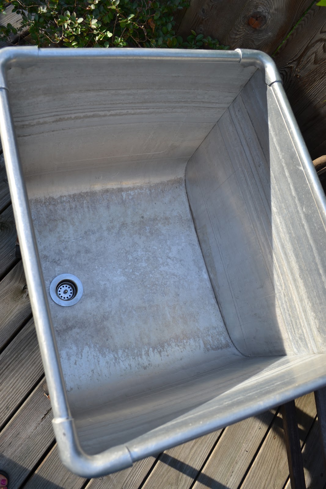 The 1829 Farmhouse: vintage washtub love
