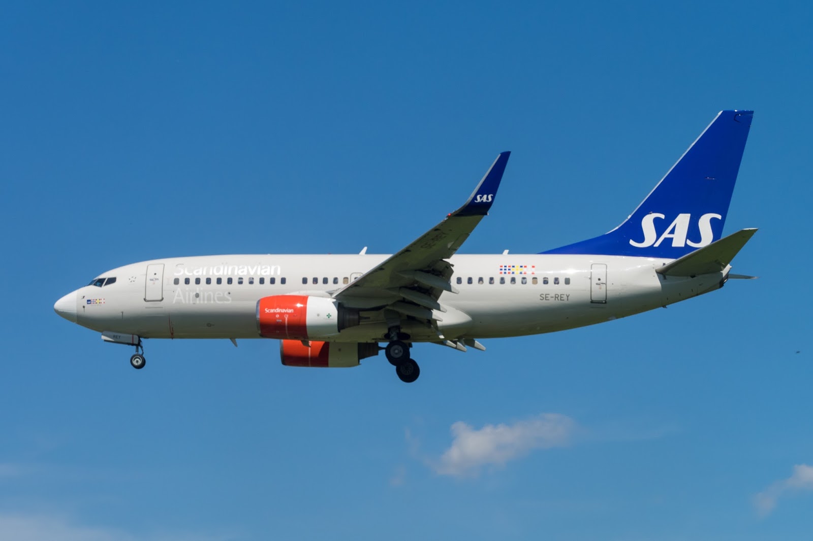 FLUGZEUGE: SE-REY Boeing B737-76N/W B737 > SAS