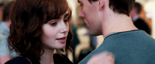 [Resenha] Simplesmente Acontece, filme | ConversaCult