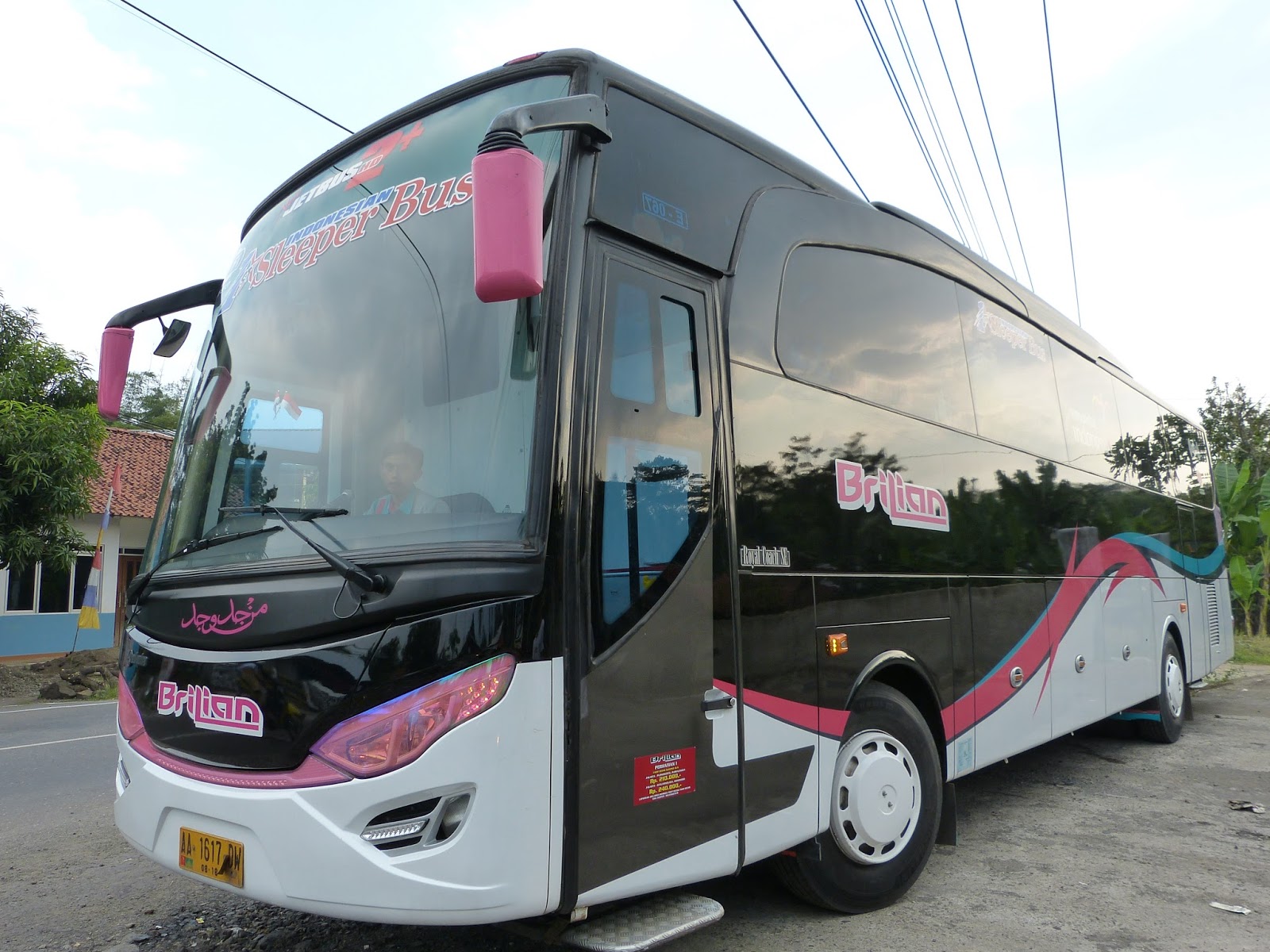 Ini Dia Bentuk Sleeper Bus Pertama Di Indonesia, Ayoo Traveler Cobain ...