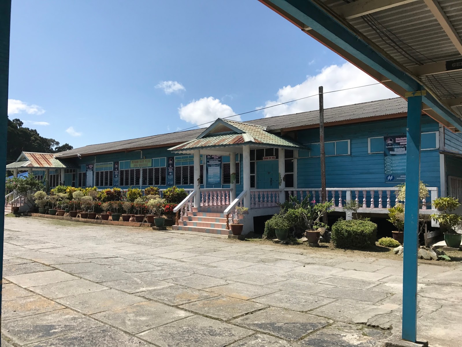 I Need To Tell : The World From My Perspective: Road Trip : Sebuyau