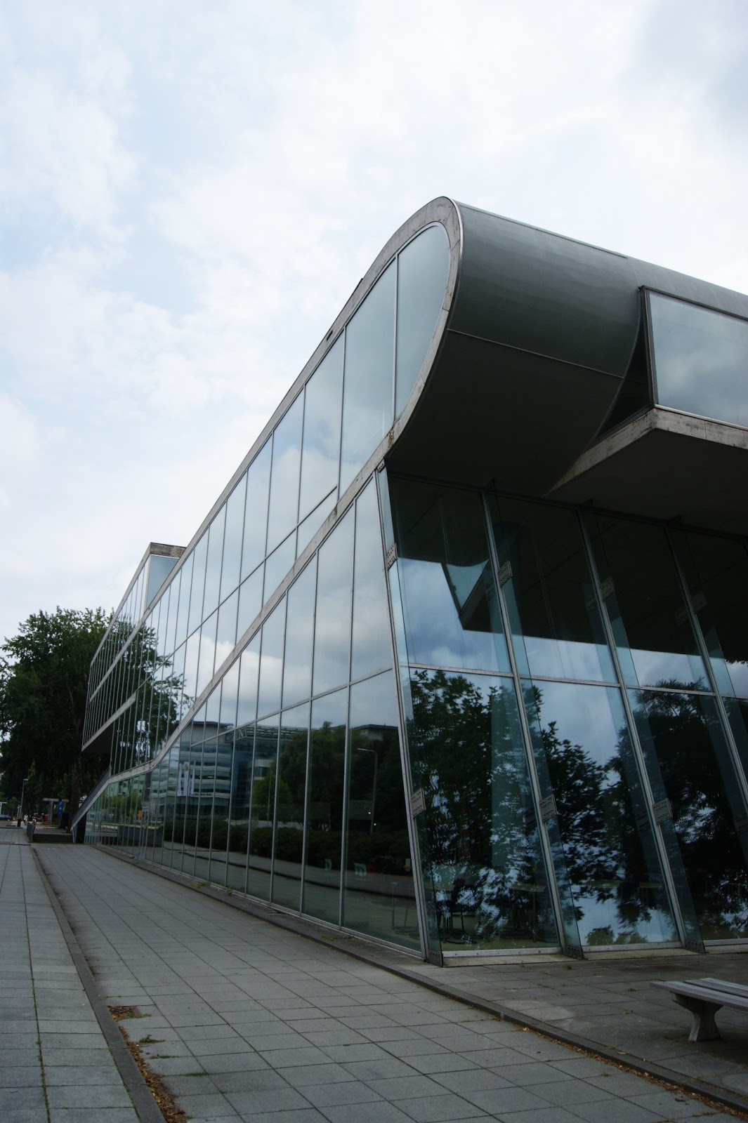 limatesa y limahoya: Edificio universitario "Educatorium", OMA.