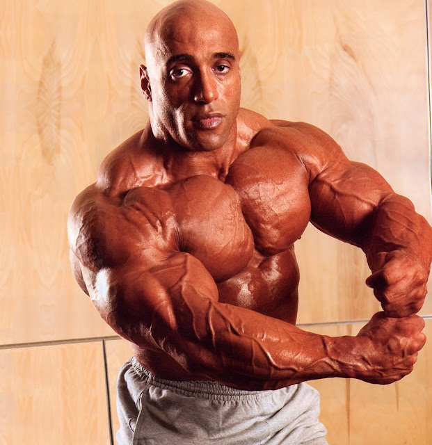 Muscle Lover: American IFBB Pro bodybuilder Dennis James "The Menace"