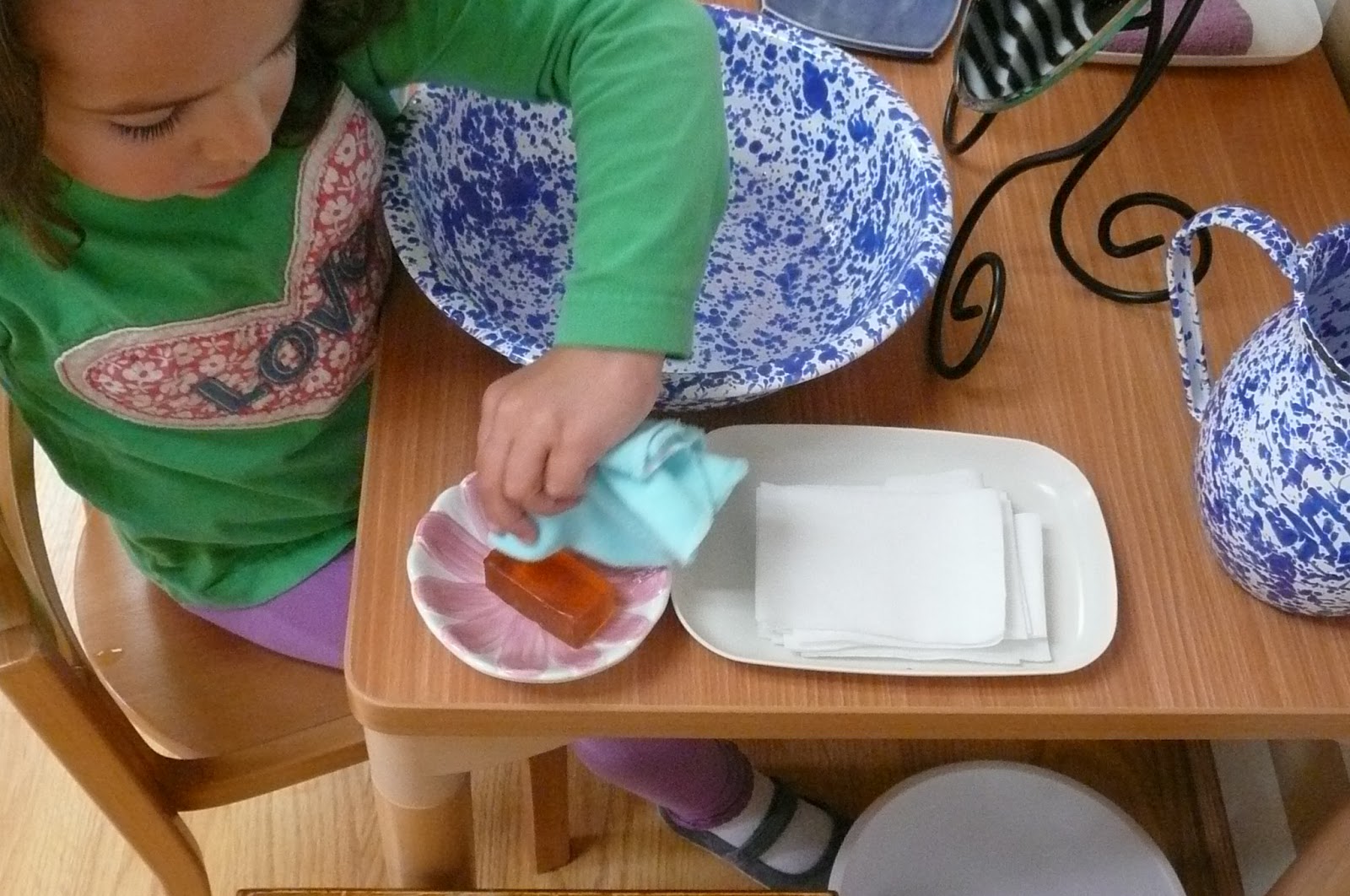 Montessori Teachings: Face Washing
