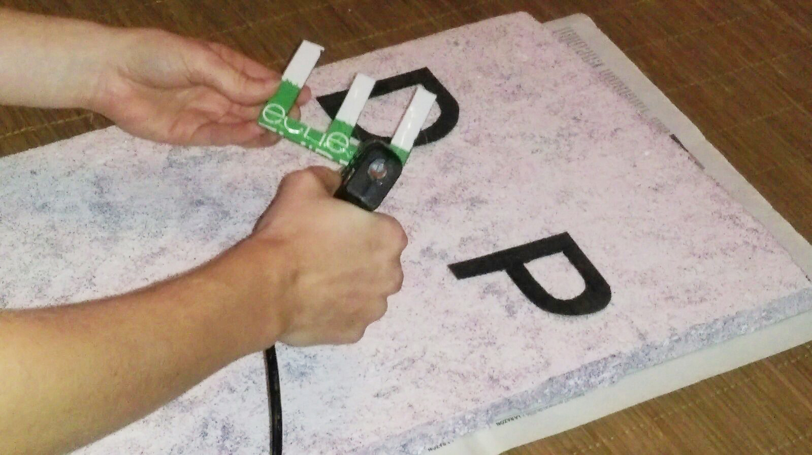 DIY, construye una lápida para halloween - Blanco y de madera