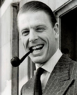 Famous Pipe Smokers: Edward Fox