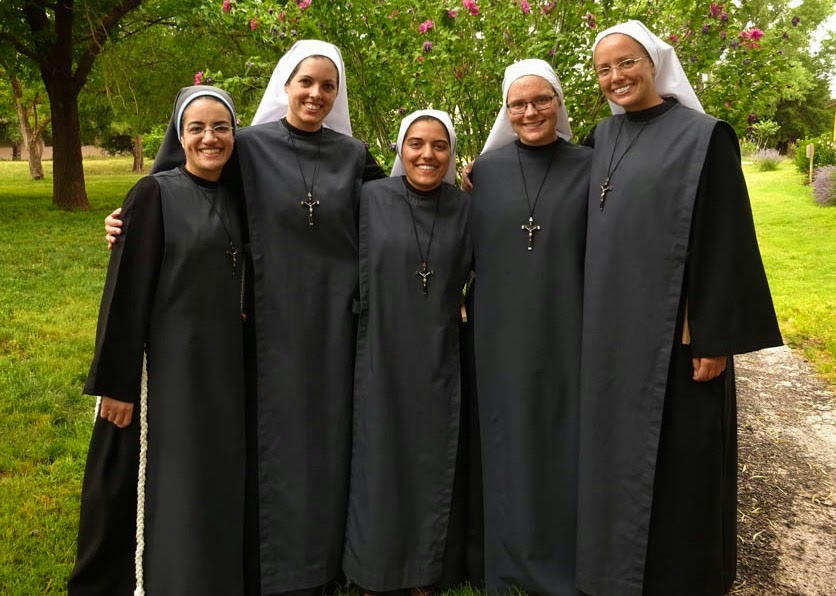 Call Of Heaven: Traditional Catholic Vocations For Women: Disciples Of ...