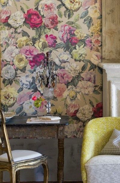 Eye For Design: Let Your Rooms Bloom With Rose Patterned Wallpaper