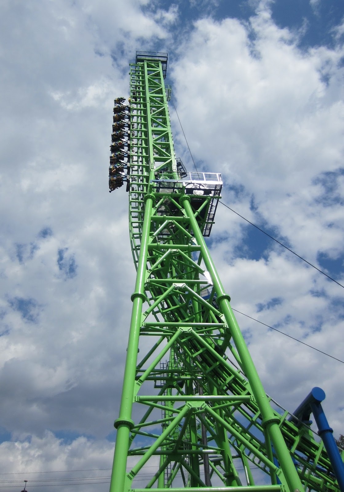 Evan and Lauren's Cool Blog: 9/3/12: Six Flags More Flags More Fun