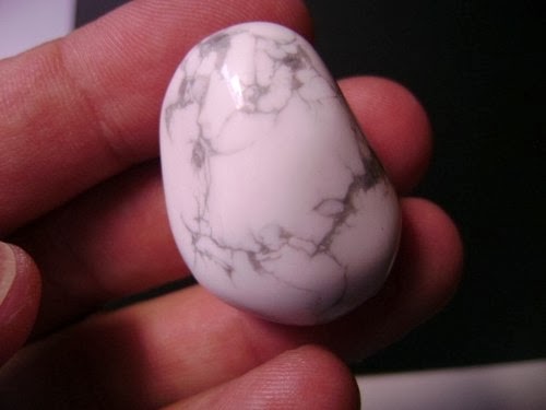 Mago dos Cristais: Howlita