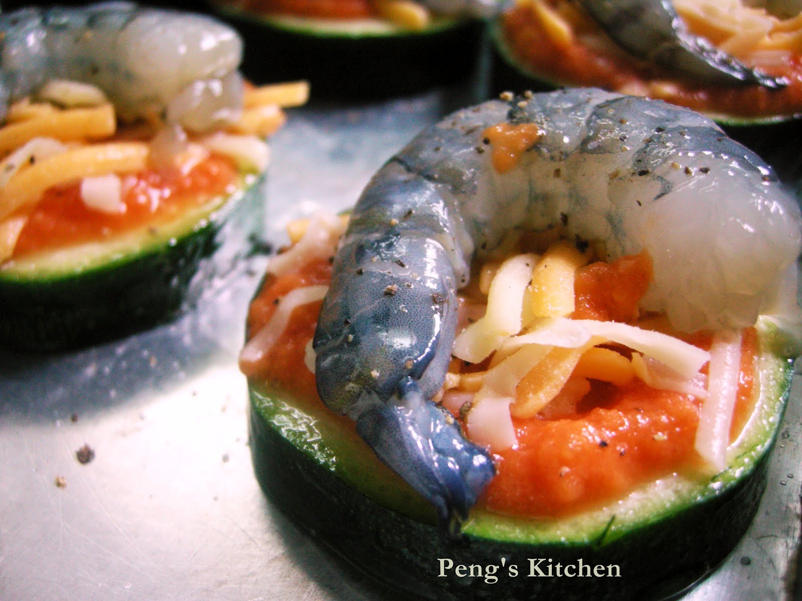 Peng's Kitchen: Baked Zuchinni with Mozerralla & Prawn