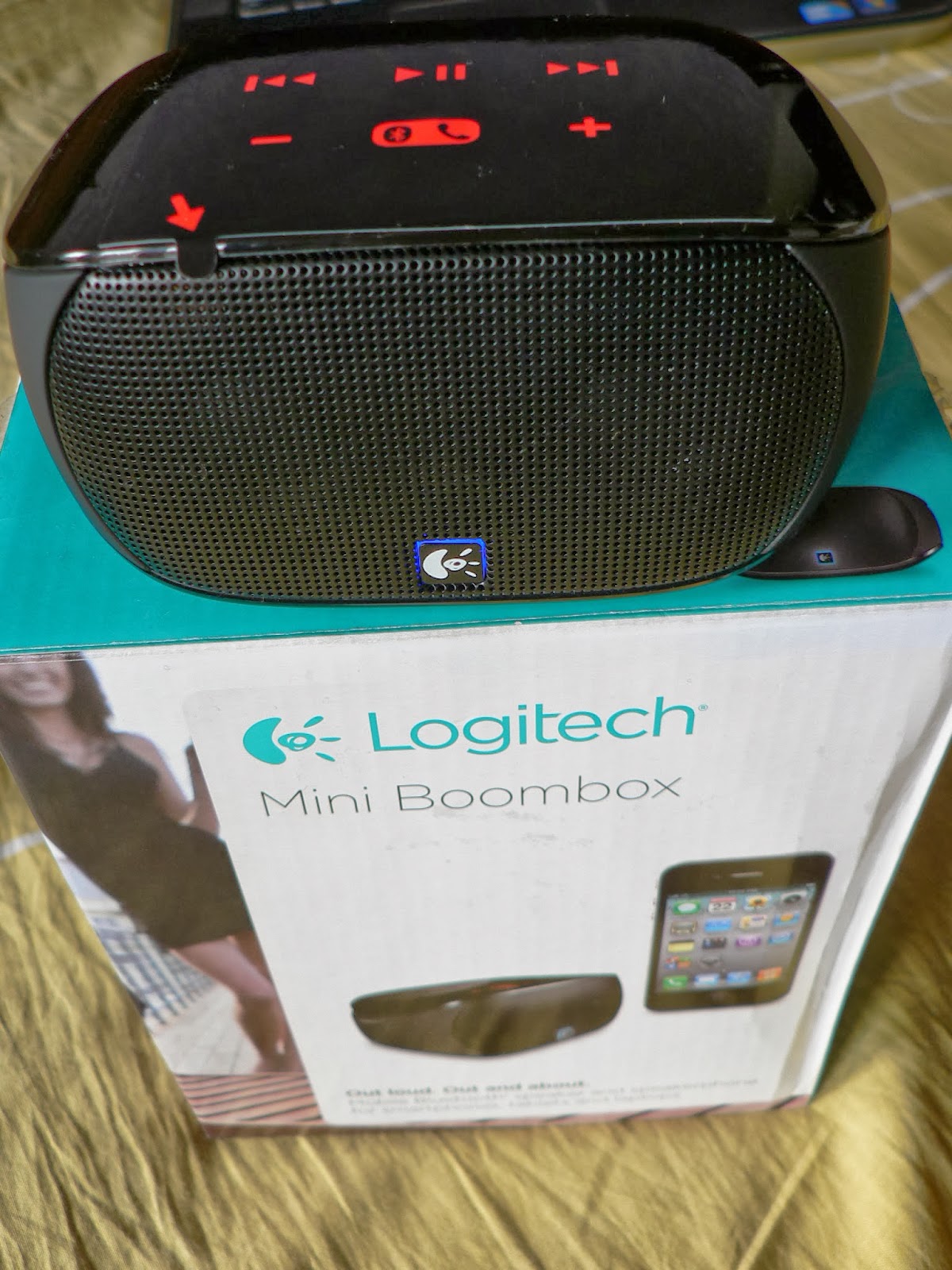The Life's Way: Product Review - Logitech Mini Boombox