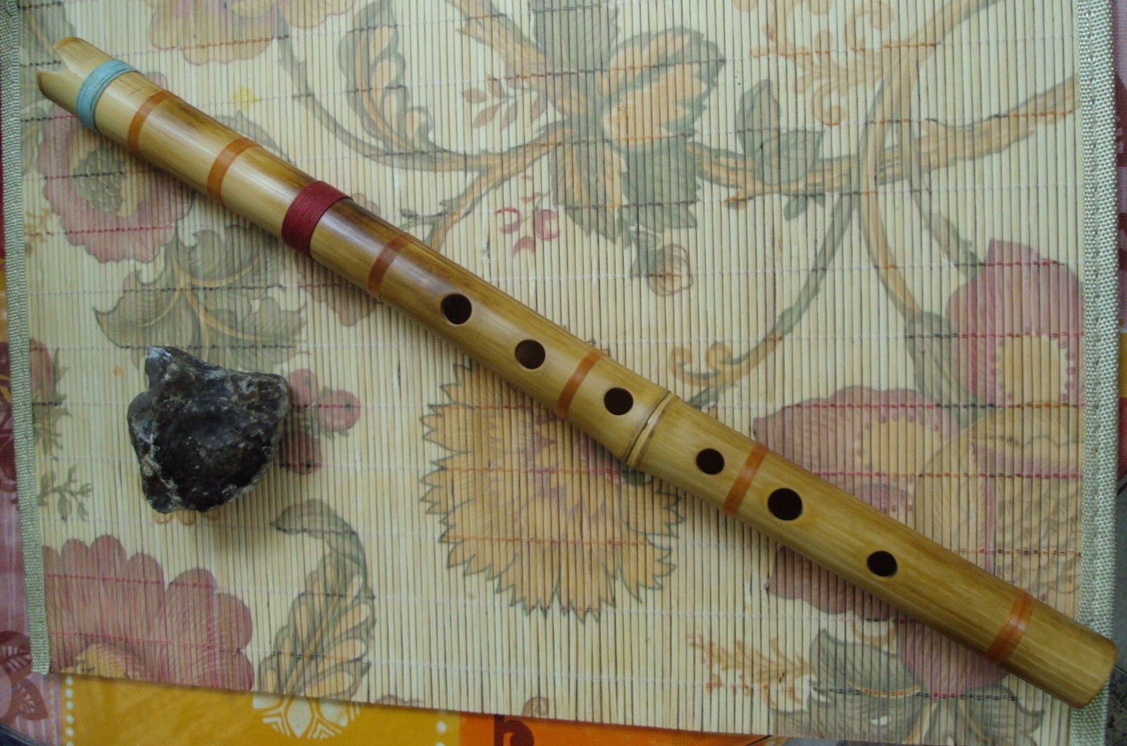 Tras la senda de los ancestros: Hablemos un poco sobre la quena.