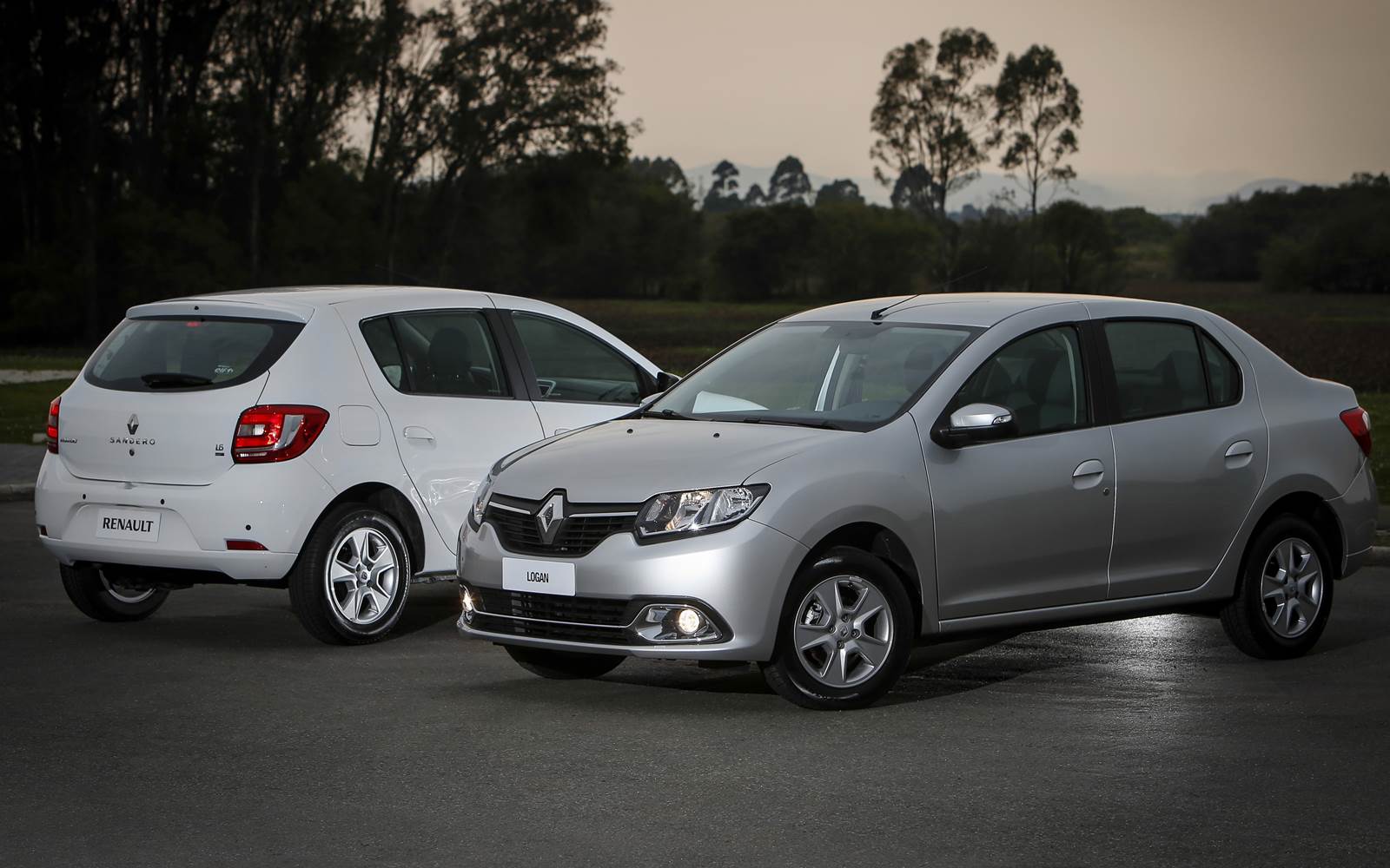 Novo Sandero e Logan 2015 automatizados: fotos e preços