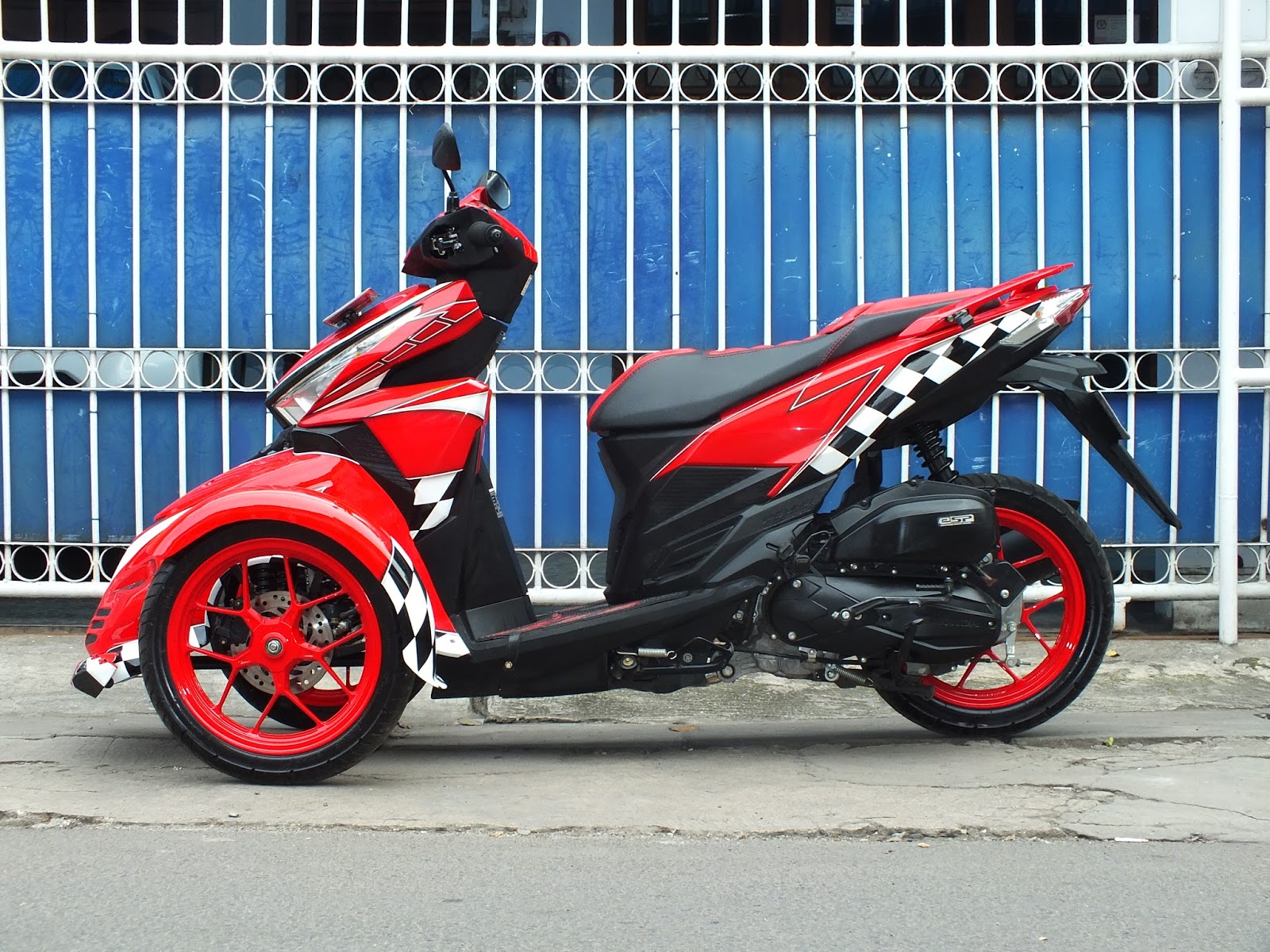 Ngecat MOTOR: HONDA VARIO 150 CUSTOM PAINT Pesanan Mr. Glean AMBON ...