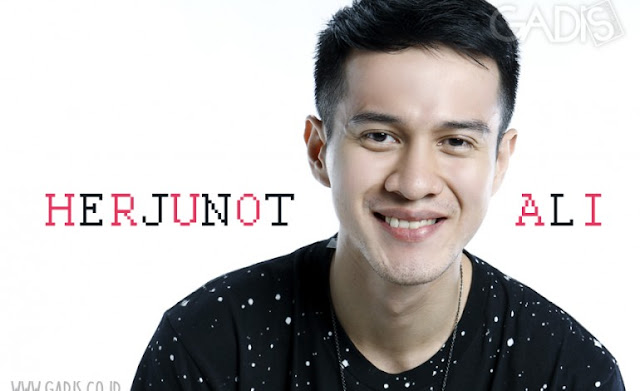 “HERJUNOT ALI” AKTOR LANGGANAN LAYAR LEBAR INDONESIA | Buku otobiografi