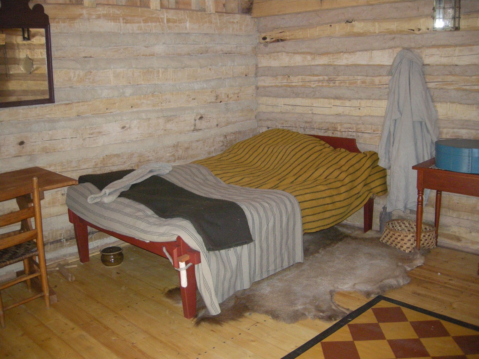 Contemporary Makers: Log Cabin by Carroll Ross and Friends
