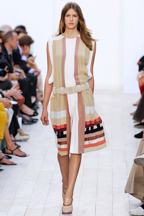 Muna's Coolture: Timeless Fashion Trend: The Silk Pleated Dress