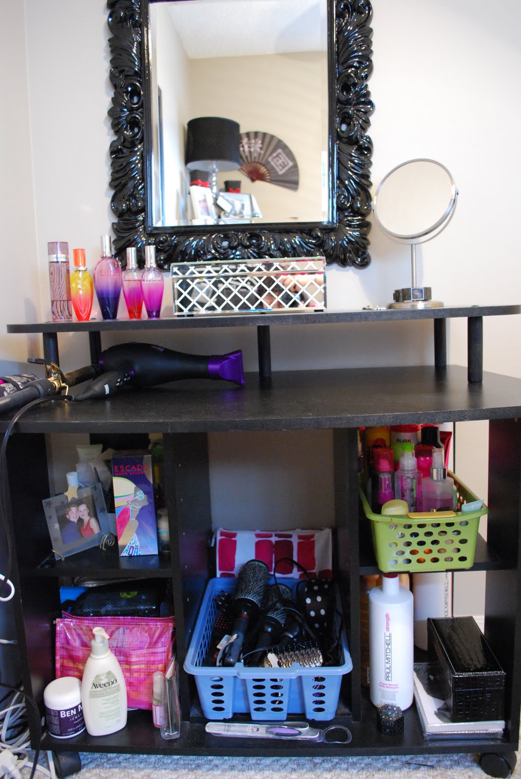 Blue Ribbon Studio: My Makeup Desk