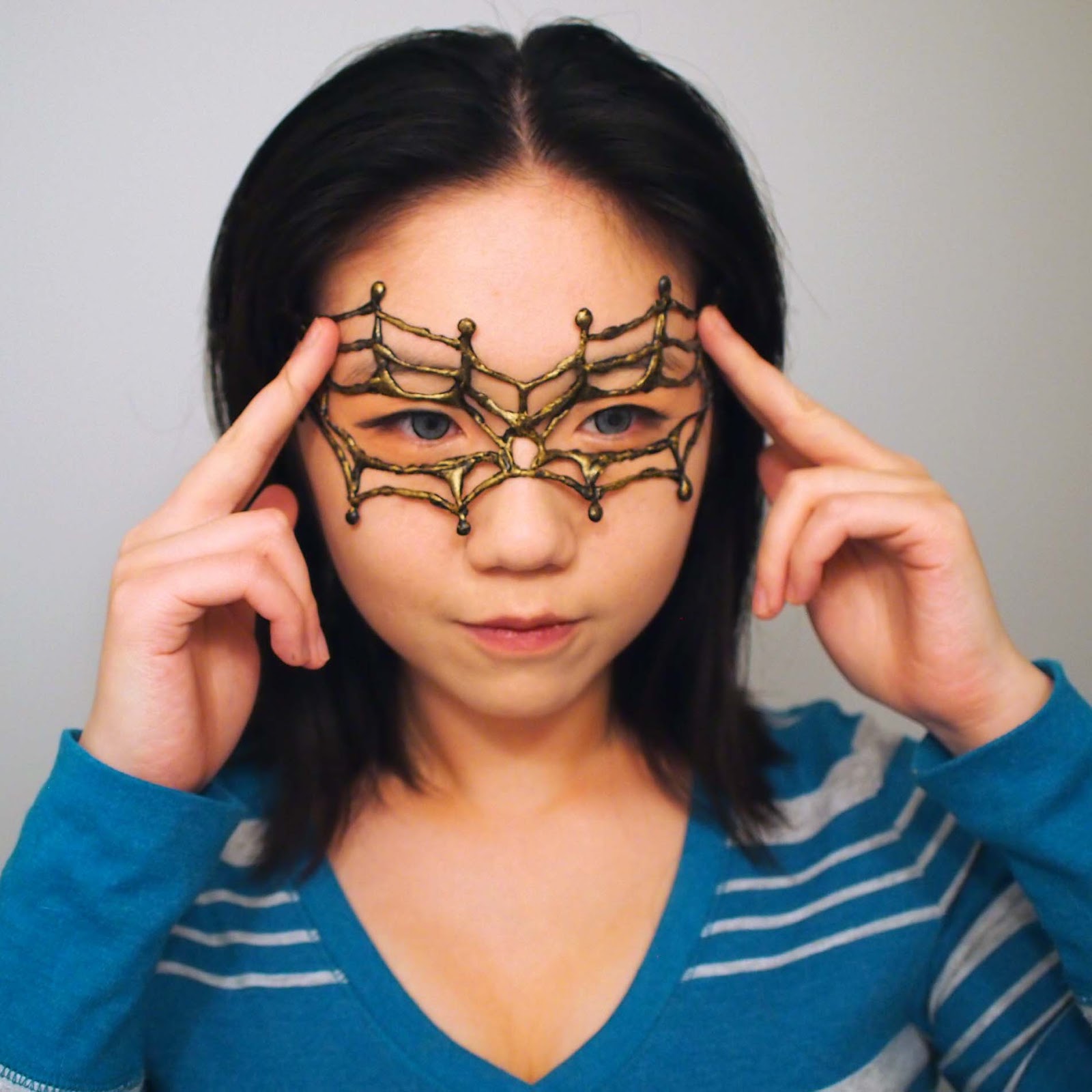 Manabizzle Creations: DIY Masquerade Mask - Fun with hot-glue and some ...