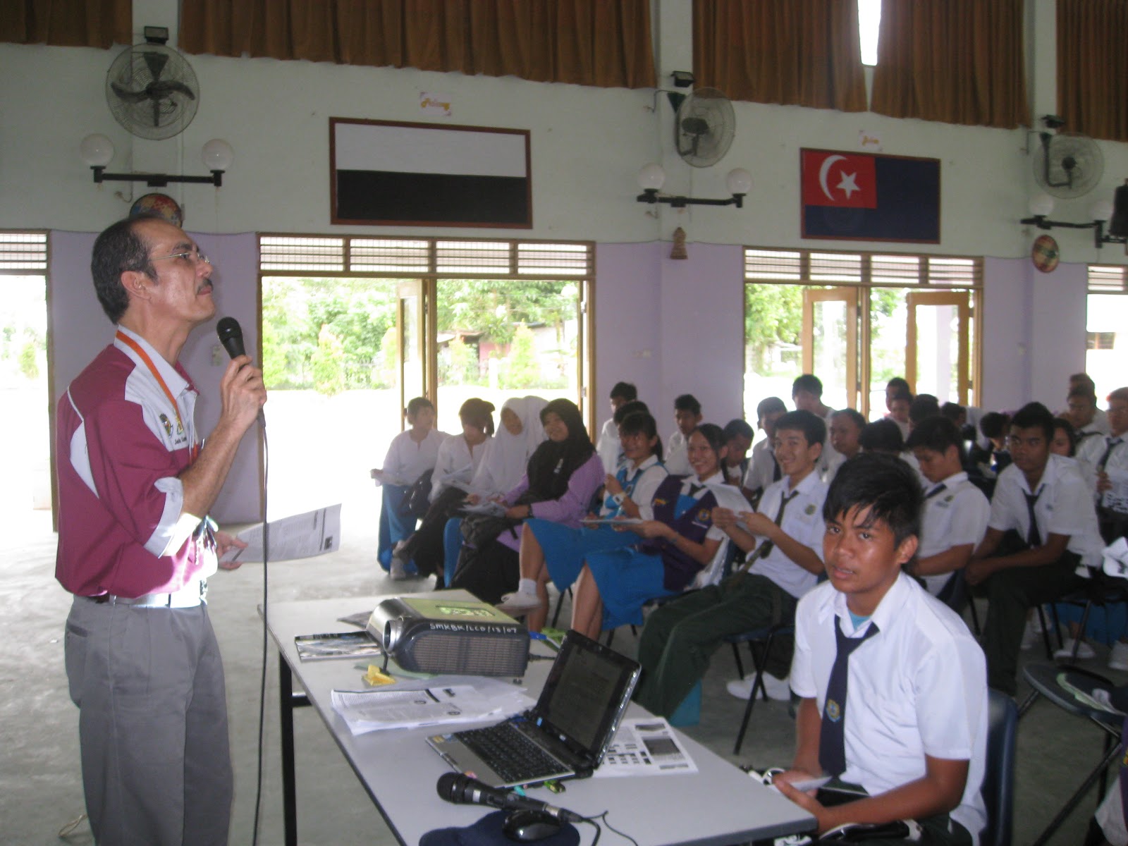 Kursus Yang Diberi: Bahasa
