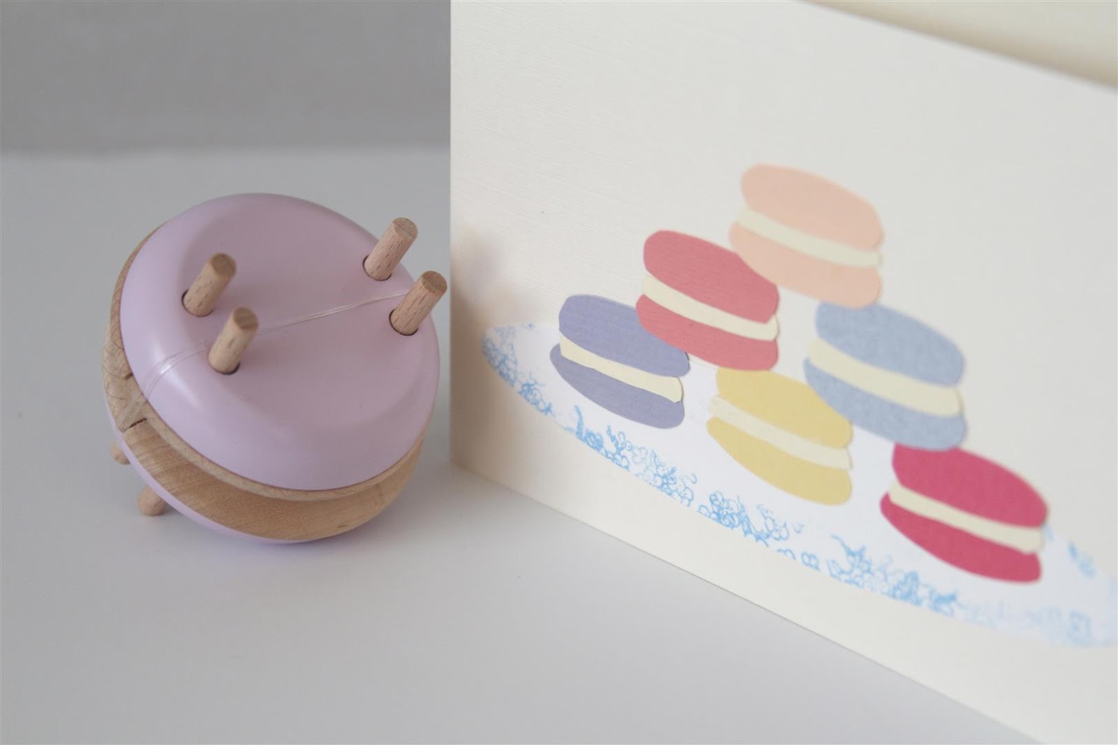 emuse: Macaron card