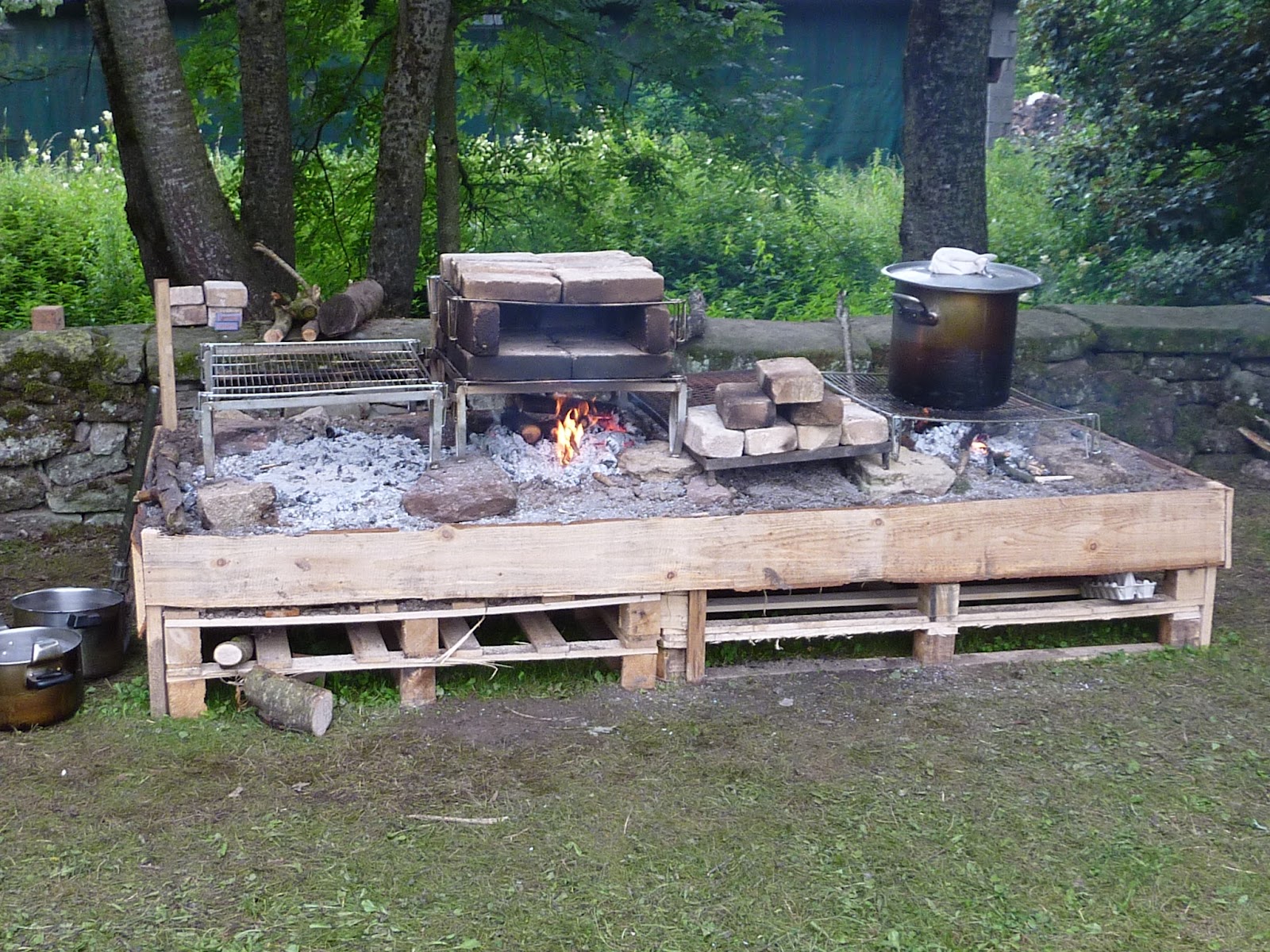 Scouts Meurthe-et-Vezouze: Notre table à feu