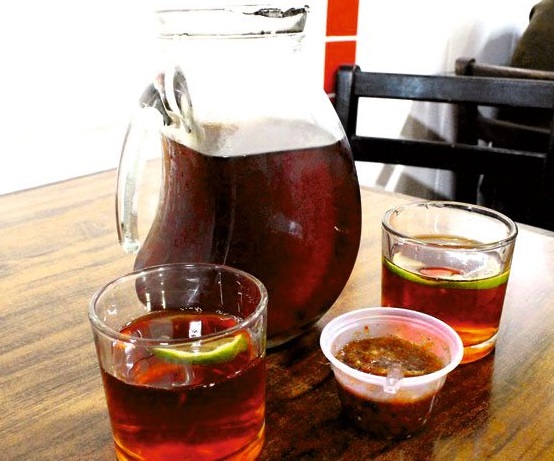 El trago de mocochinchi en Huanuni - El Alto