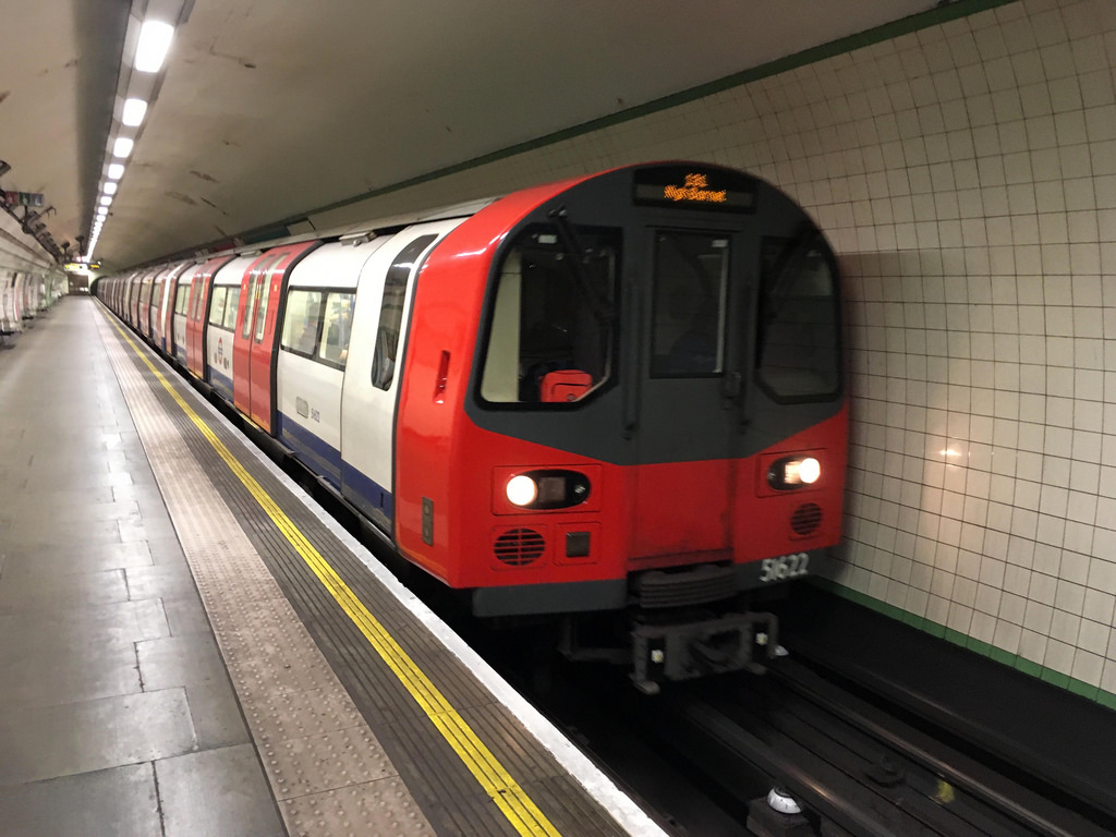 British Diesels and Electrics: London Underground 1995 Tube Stock