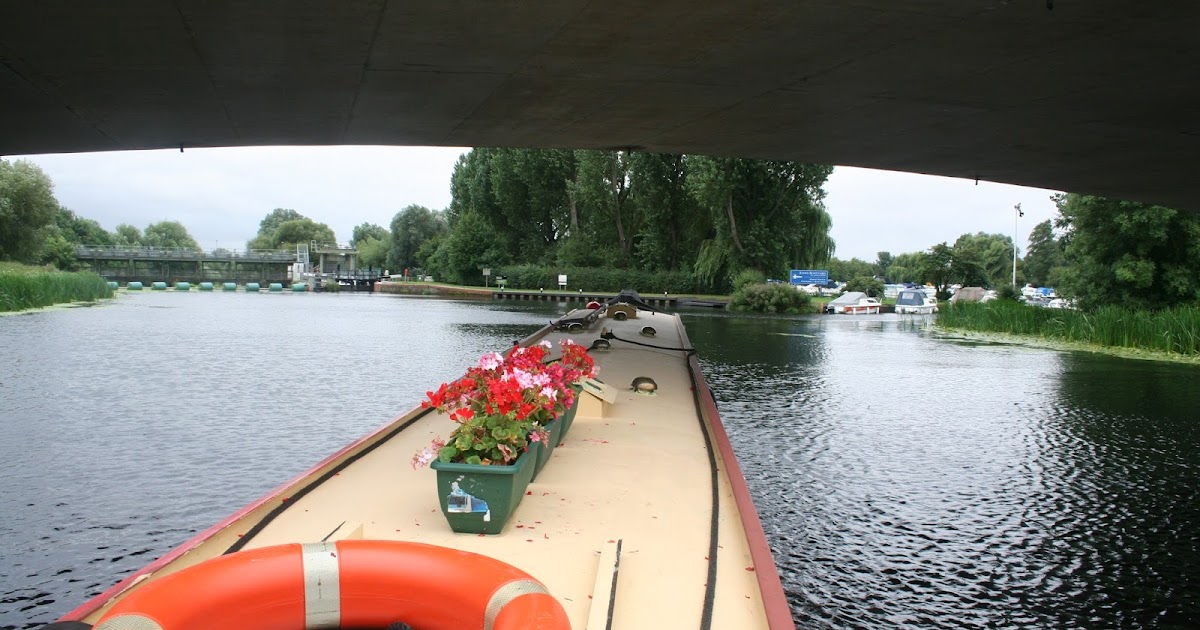 Narrowboat Annie: Thursday 20 July St Ives to Earith and the Crown moorings