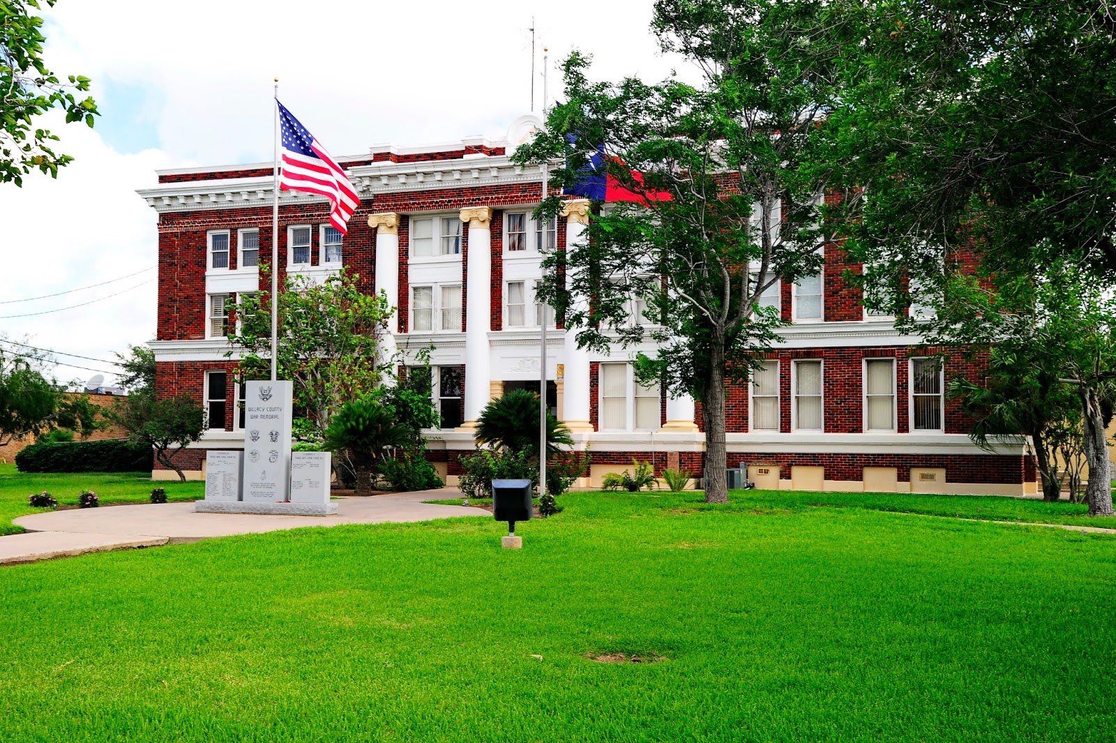 Texas Courthouse Trails : Along the Rio Grande, Courthouses of South Texas