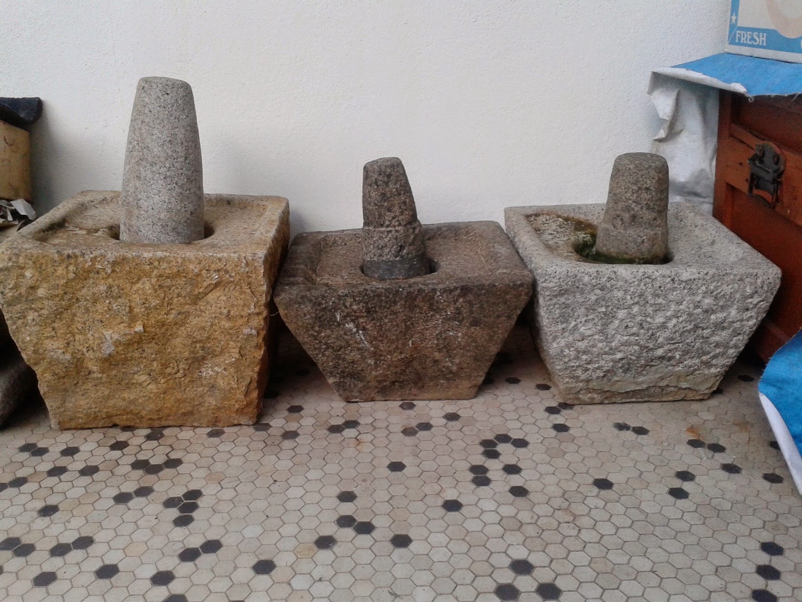 galleria pinggan lama: BATU LESUNG