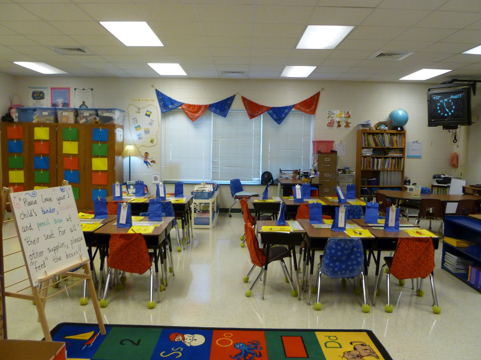 Krazy Fun Teaching With Mrs. Kacz!: New look and classroom tour!