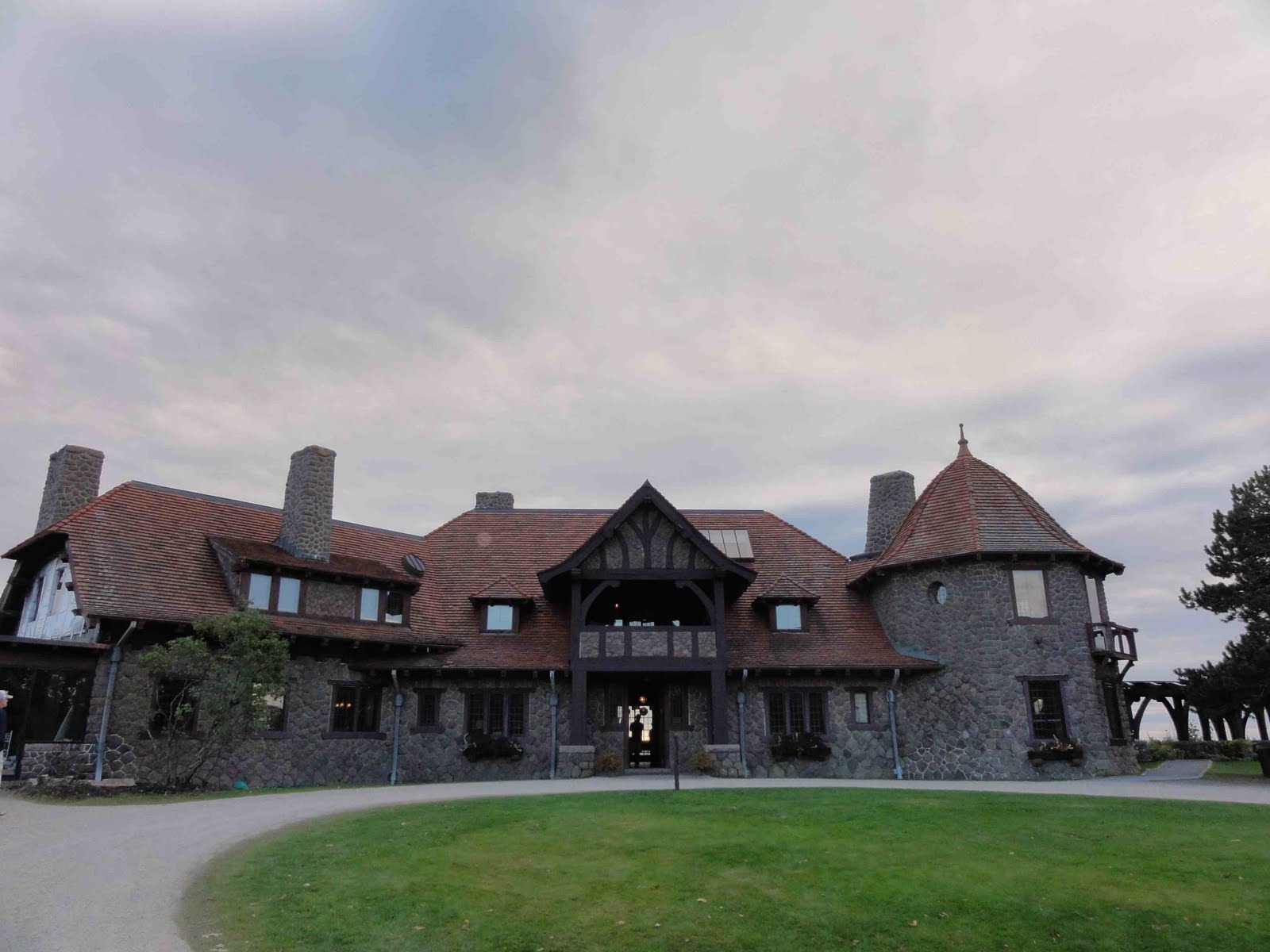 voss adventures: Lucknow Castle in the Clouds, New Hampshire