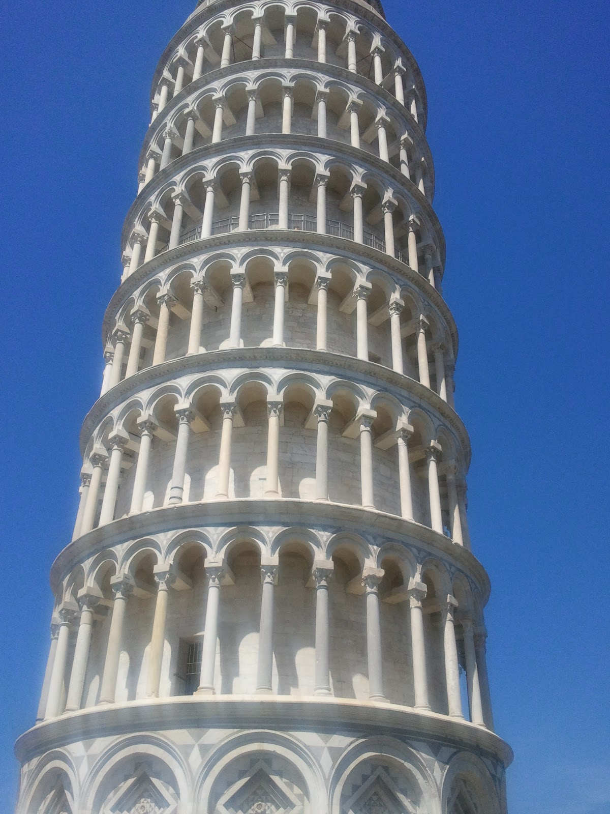 Adventures of a Dumpy Old Broad at Large: PISA AND A FLORENCE MARATHON